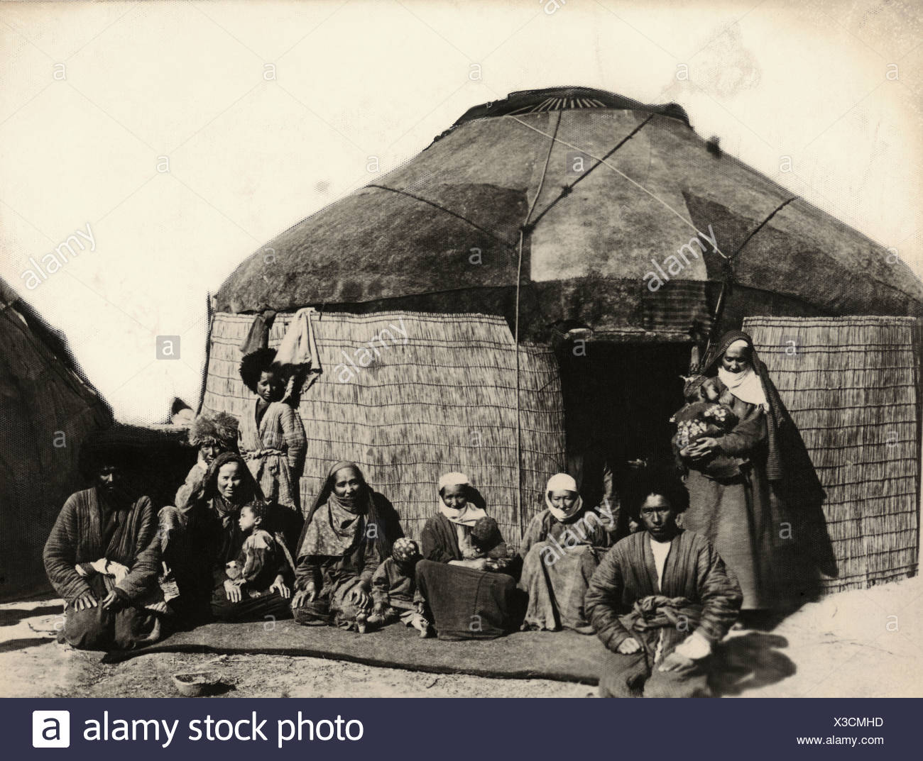 Traditional Afghanistan Family Stock Photos & Traditional Afghanistan ...