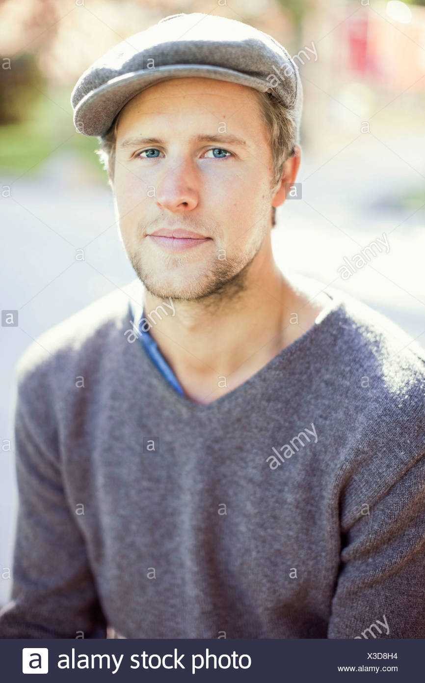 Man Wearing Flat Cap High Resolution Stock Photography and Images - Alamy