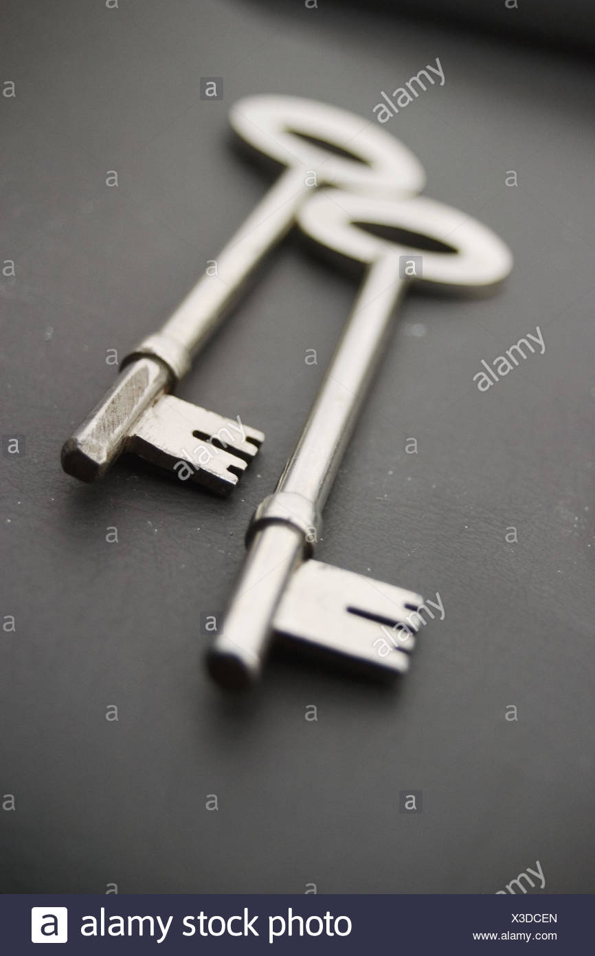 Two Crossed Keys High Resolution Stock Photography and Images - Alamy