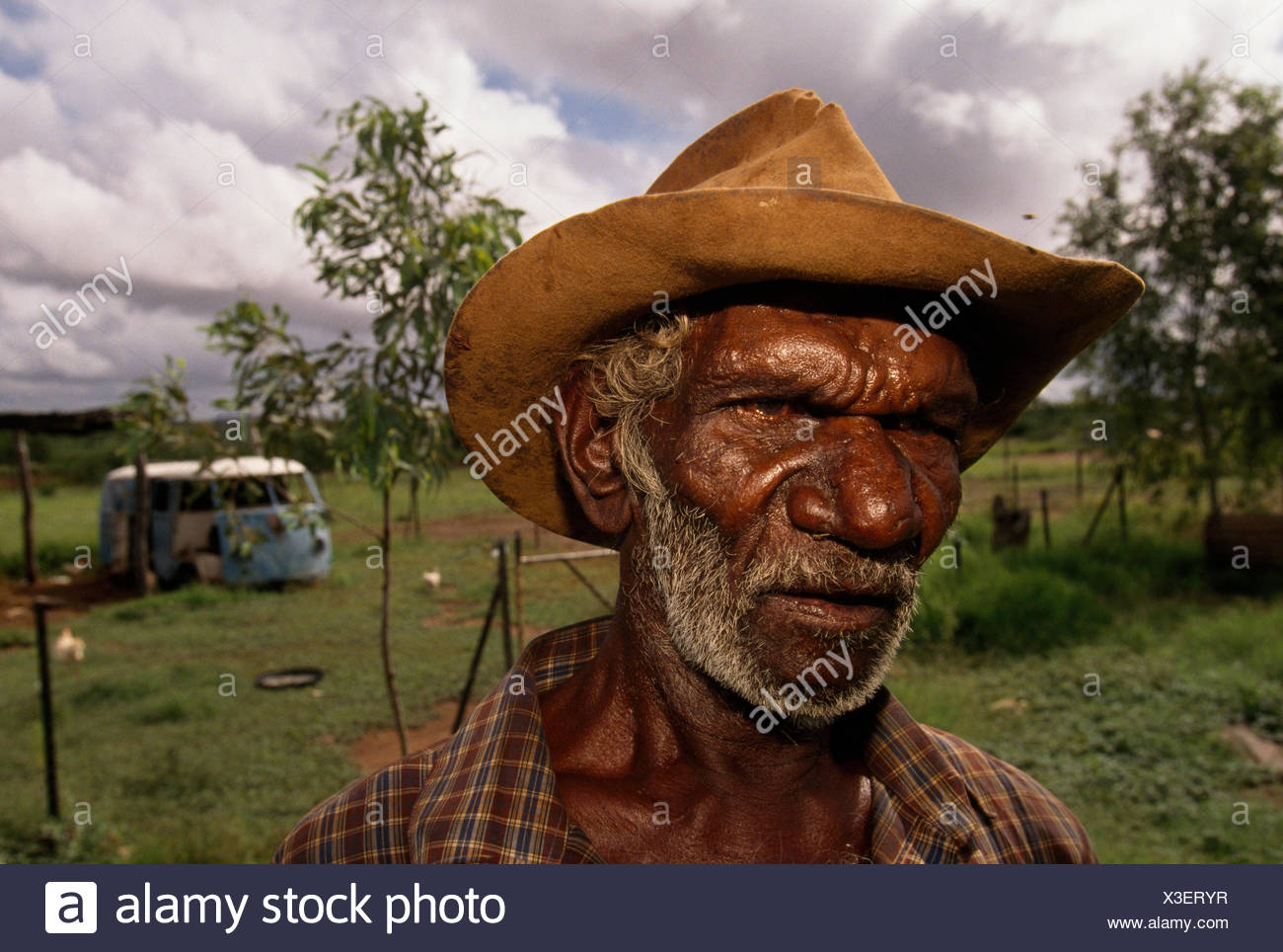 Aborigine Man Outback Stock Photos & Aborigine Man Outback Stock Images ...
