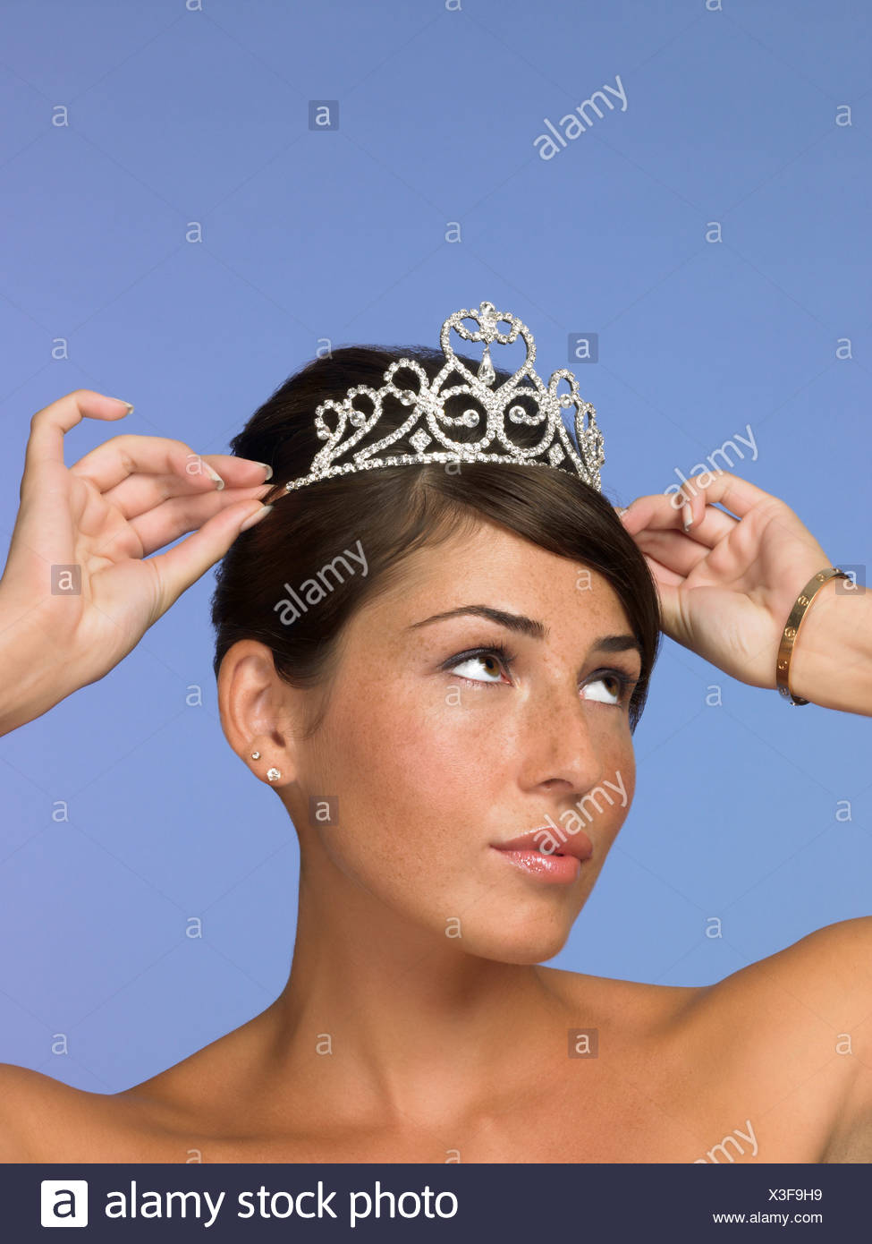 Woman Wearing Tiara Stock Photos & Woman Wearing Tiara Stock Images - Alamy