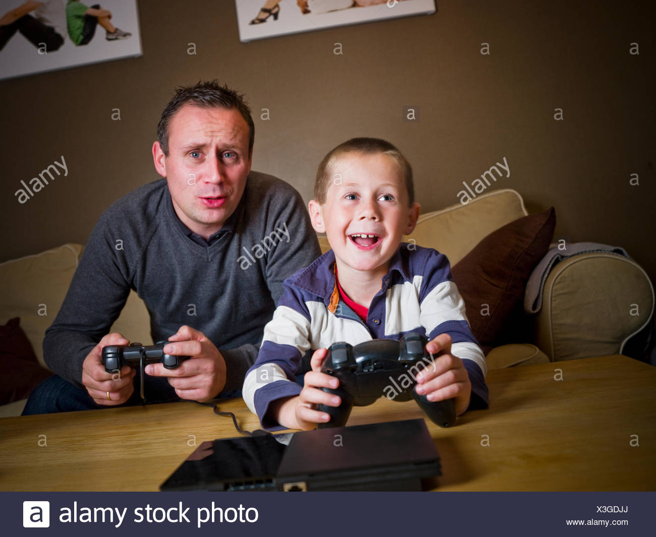 Children Playing Xbox High Resolution Stock Photography and Images - Alamy