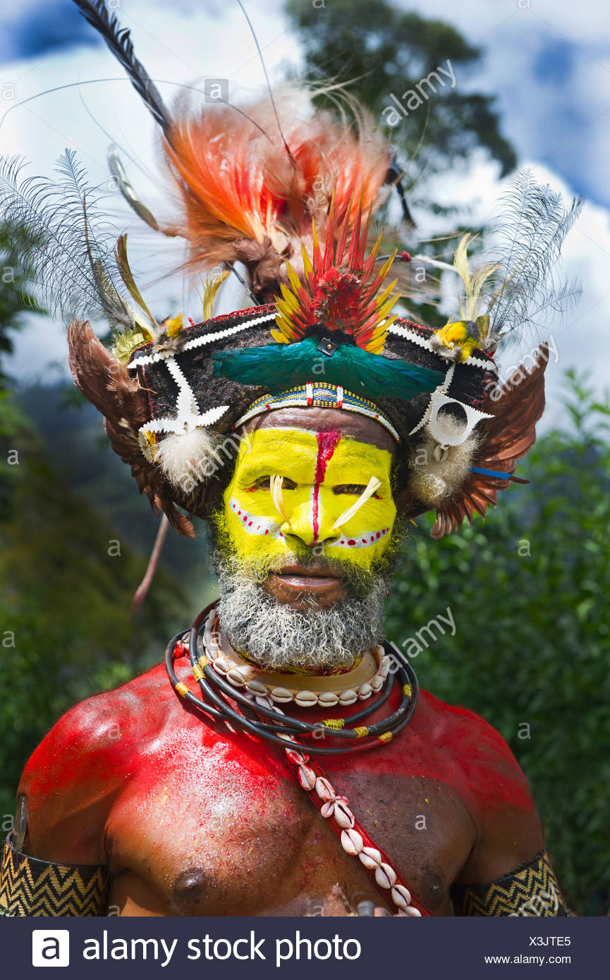 Papua New Guinea Head Dress High Resolution Stock Photography and ...