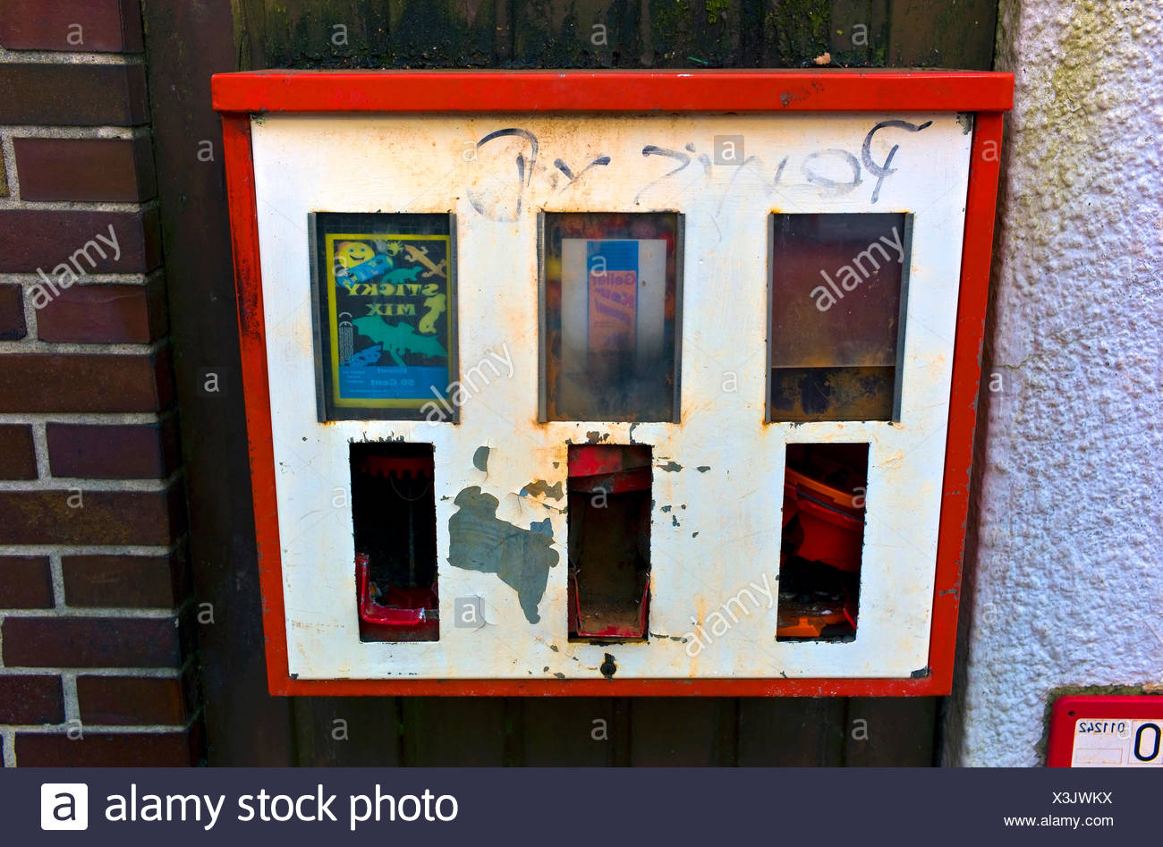 Chewing G High Resolution Stock Photography and Images - Alamy