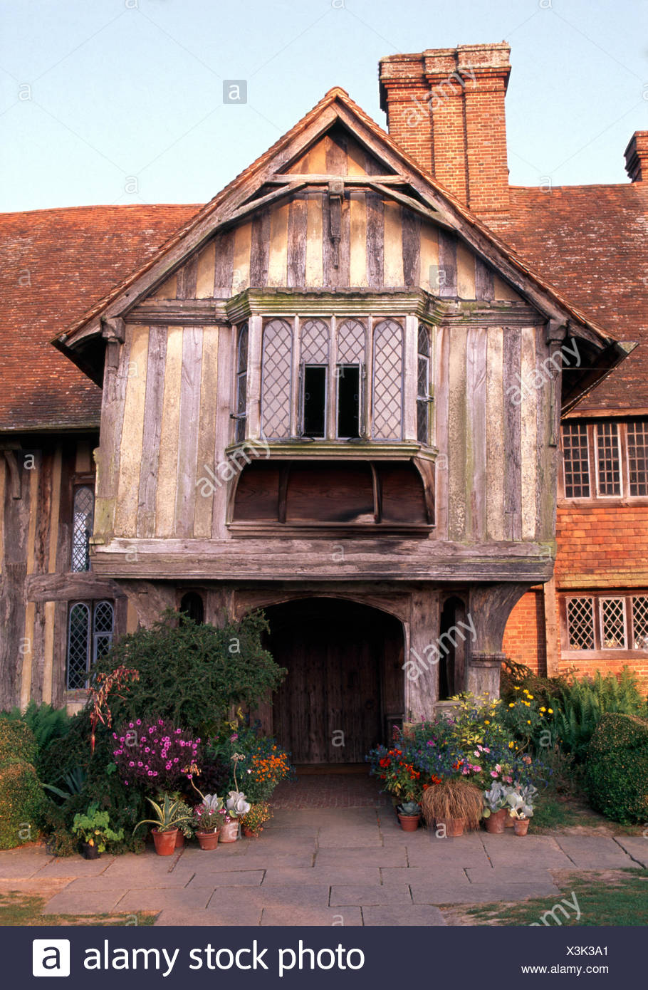 Timbered Tudor House High Resolution Stock Photography and Images - Alamy