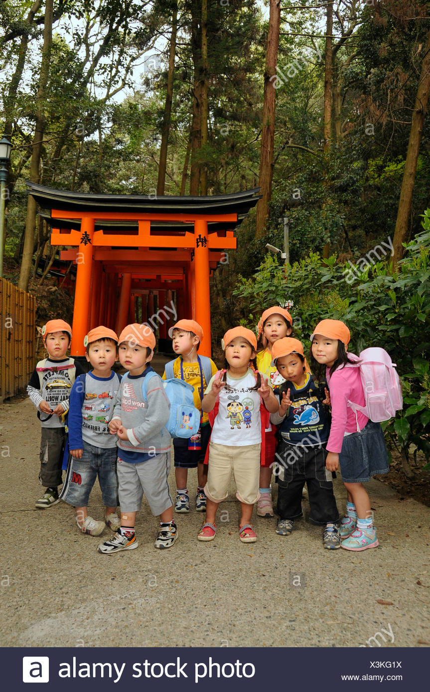 Japanese Children Group Photo High Resolution Stock Photography and ...