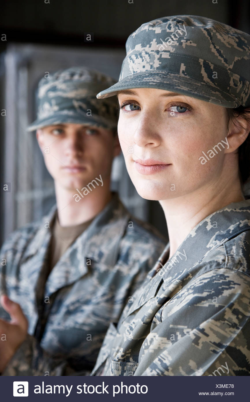 Female Us Army Soldiers High Resolution Stock Photography and Images ...