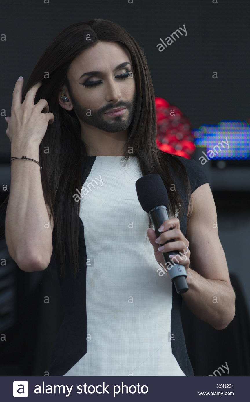 Conchita Wurst Tom Neuwirth Stock Photos & Conchita Wurst Tom Neuwirth ...