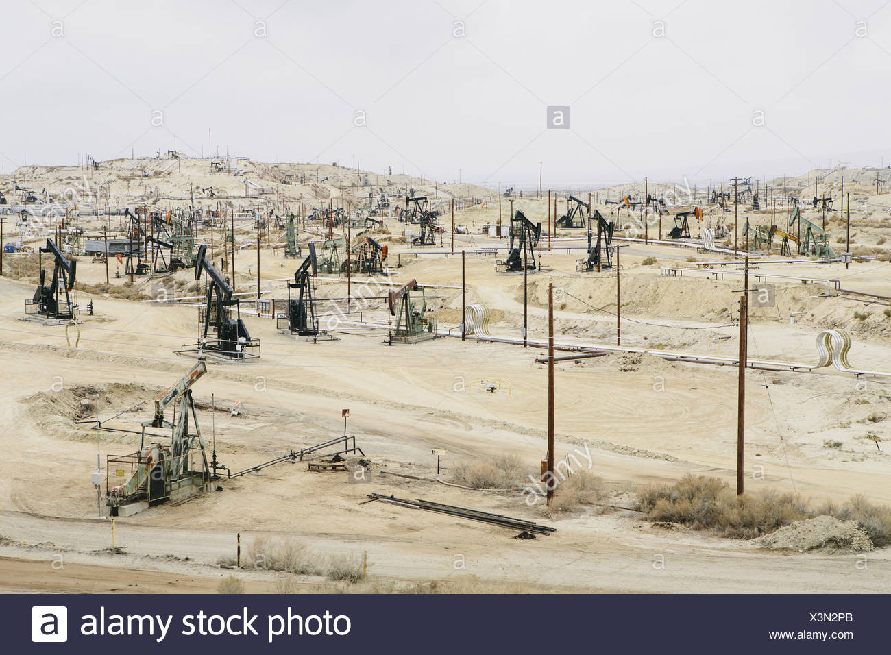 Oil Field Desert High Resolution Stock Photography and Images - Alamy