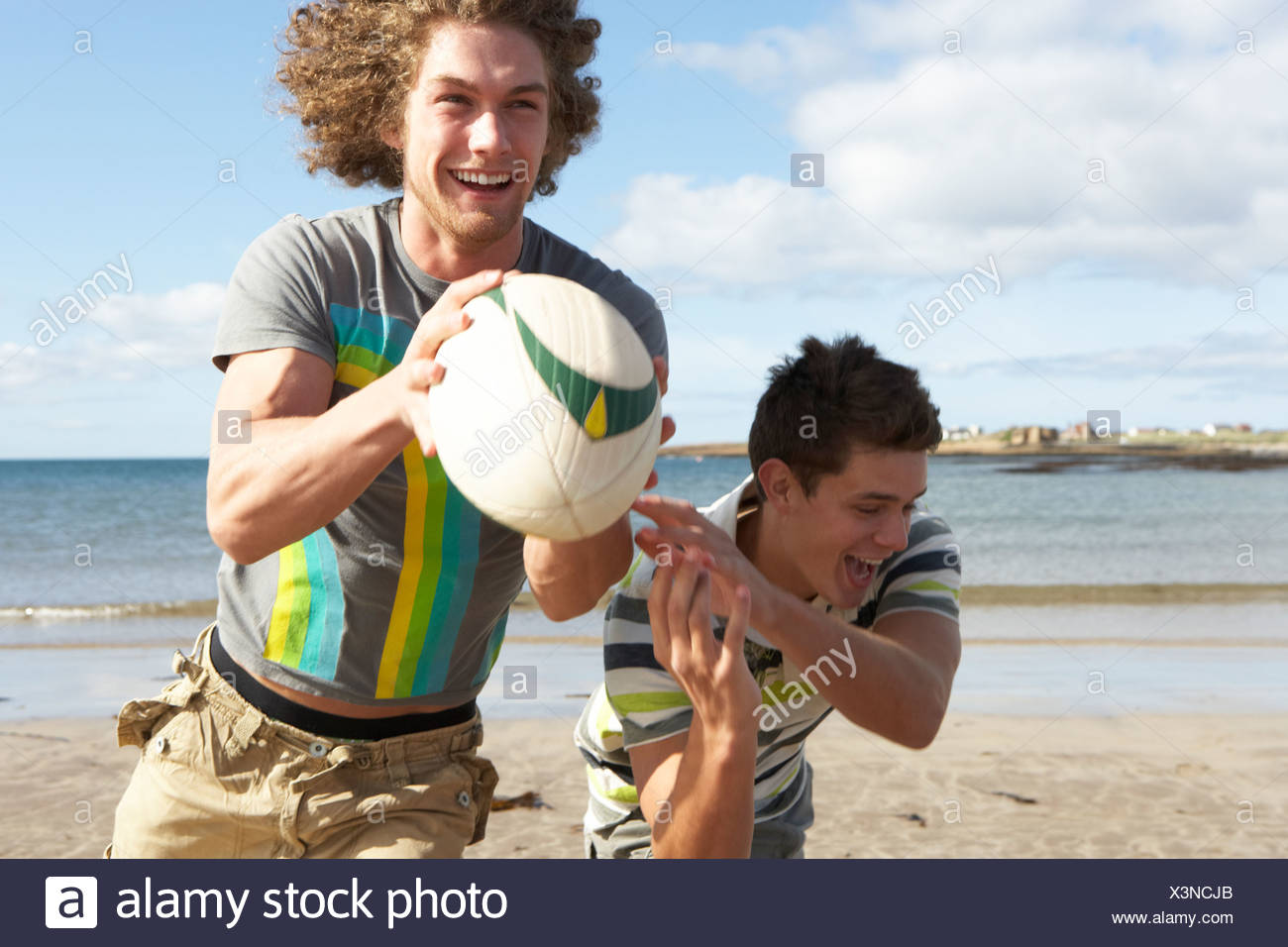 Men Playing Rugby Stock Photos & Men Playing Rugby Stock Images - Alamy