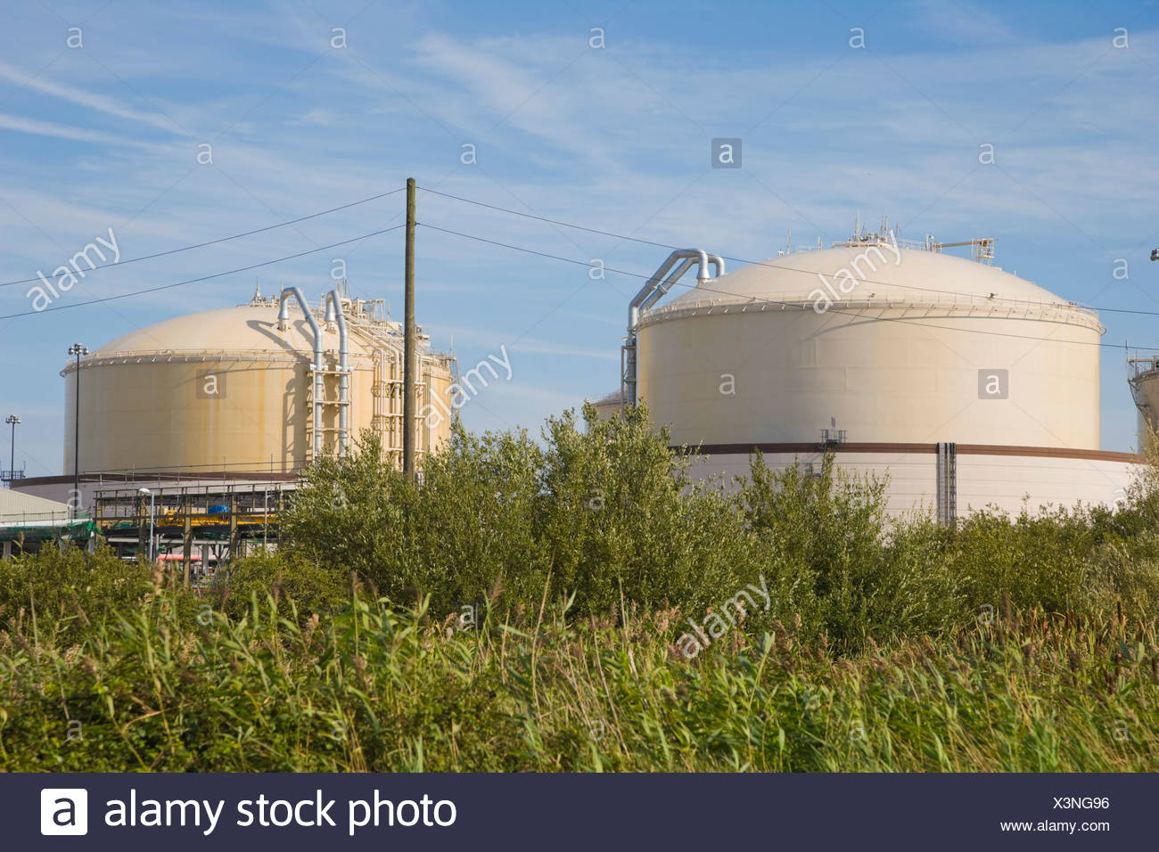 Liquefied Natural Gas Stock Photos & Liquefied Natural Gas Stock Images ...