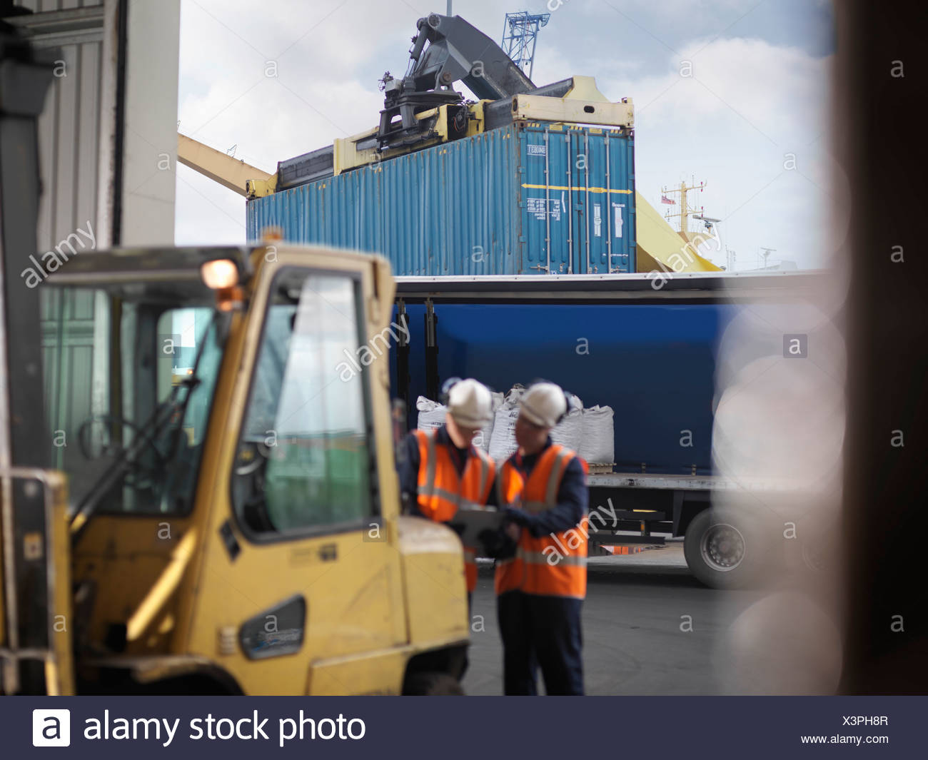Crane Loading Container High Resolution Stock Photography and Images ...