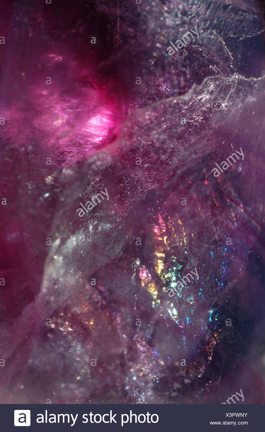 Light Shining Through Crystal Stock Photos & Light Shining Through ...