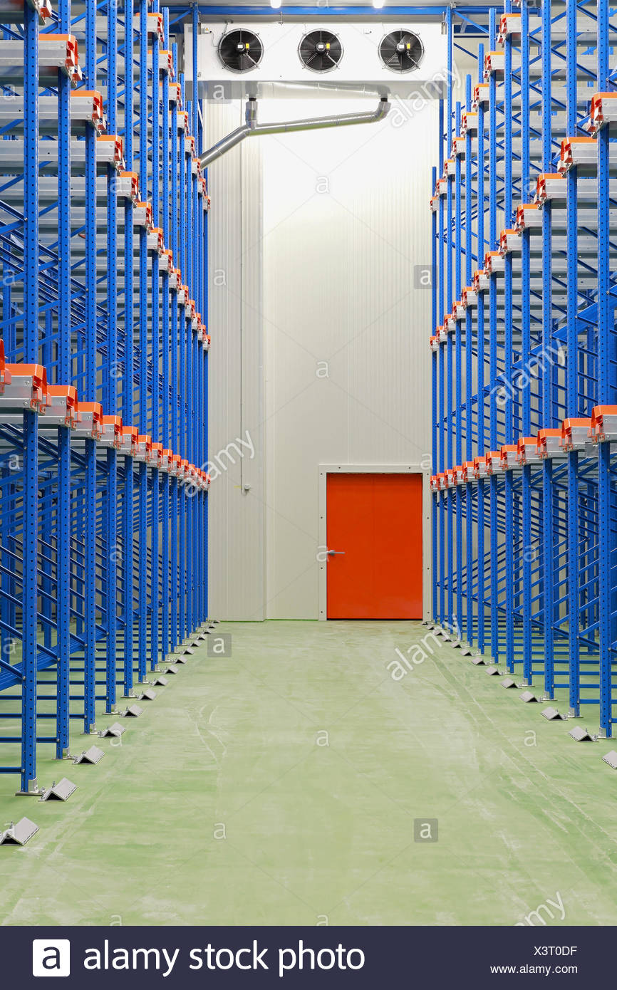 Cold Storage Warehouse Stock Photos & Cold Storage Warehouse Stock ...