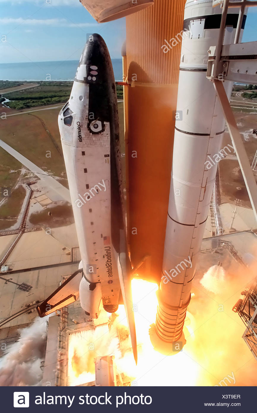 Space Shuttle Columbia Disaster High Resolution Stock Photography and ...
