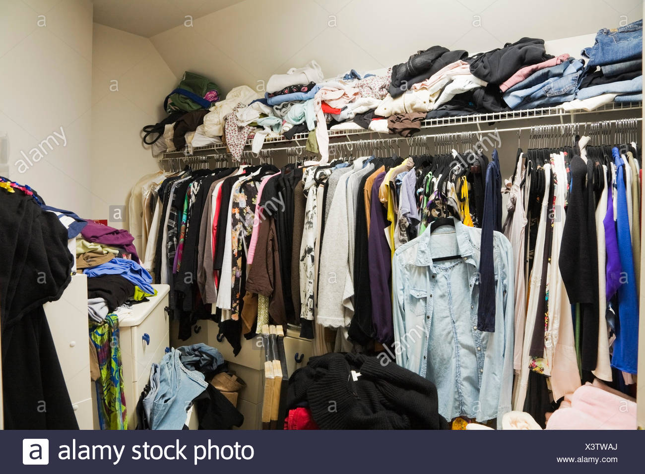 Closet Stock Photos & Closet Stock Images - Alamy