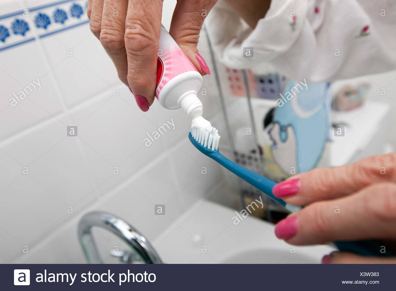 Woman Toothbrush Toothpaste High Resolution Stock Photography and ...
