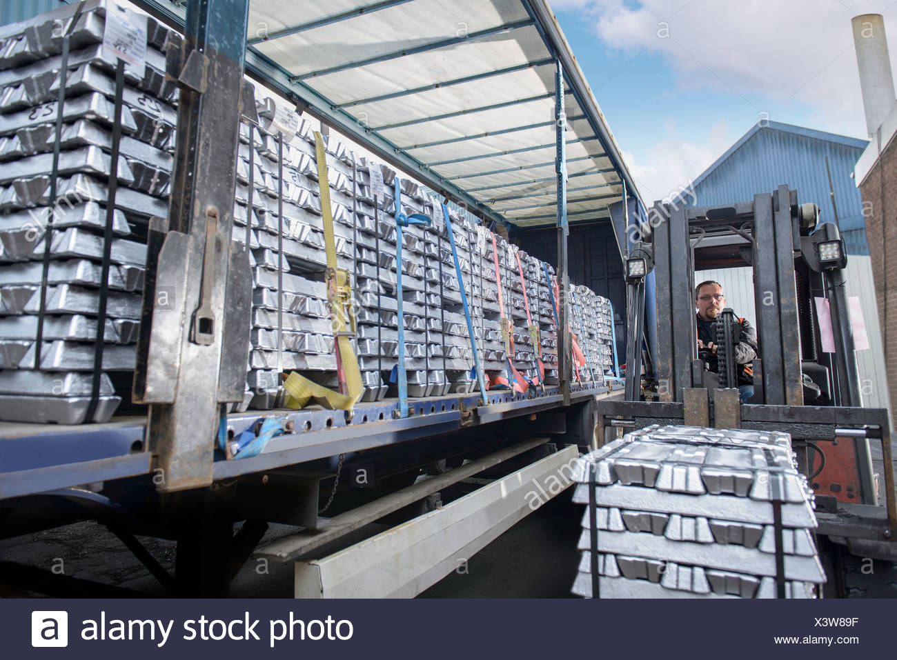 Container Loader High Resolution Stock Photography and Images - Alamy