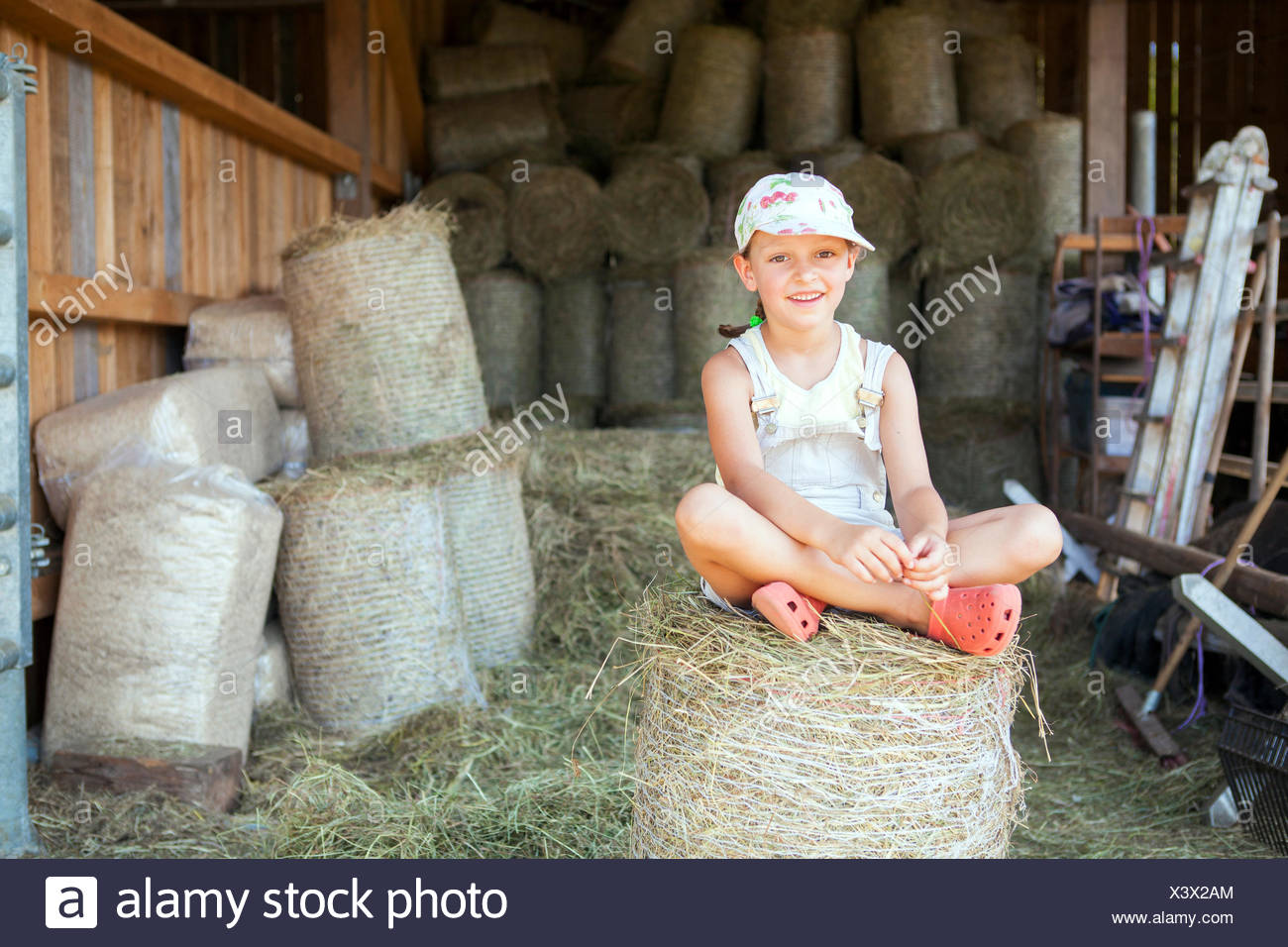 Pre Teen Girl Sitting High Resolution Stock Photography and Images - Alamy