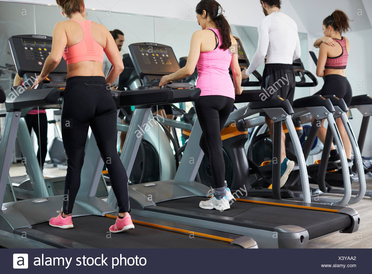 Busy Gym High Resolution Stock Photography and Images - Alamy