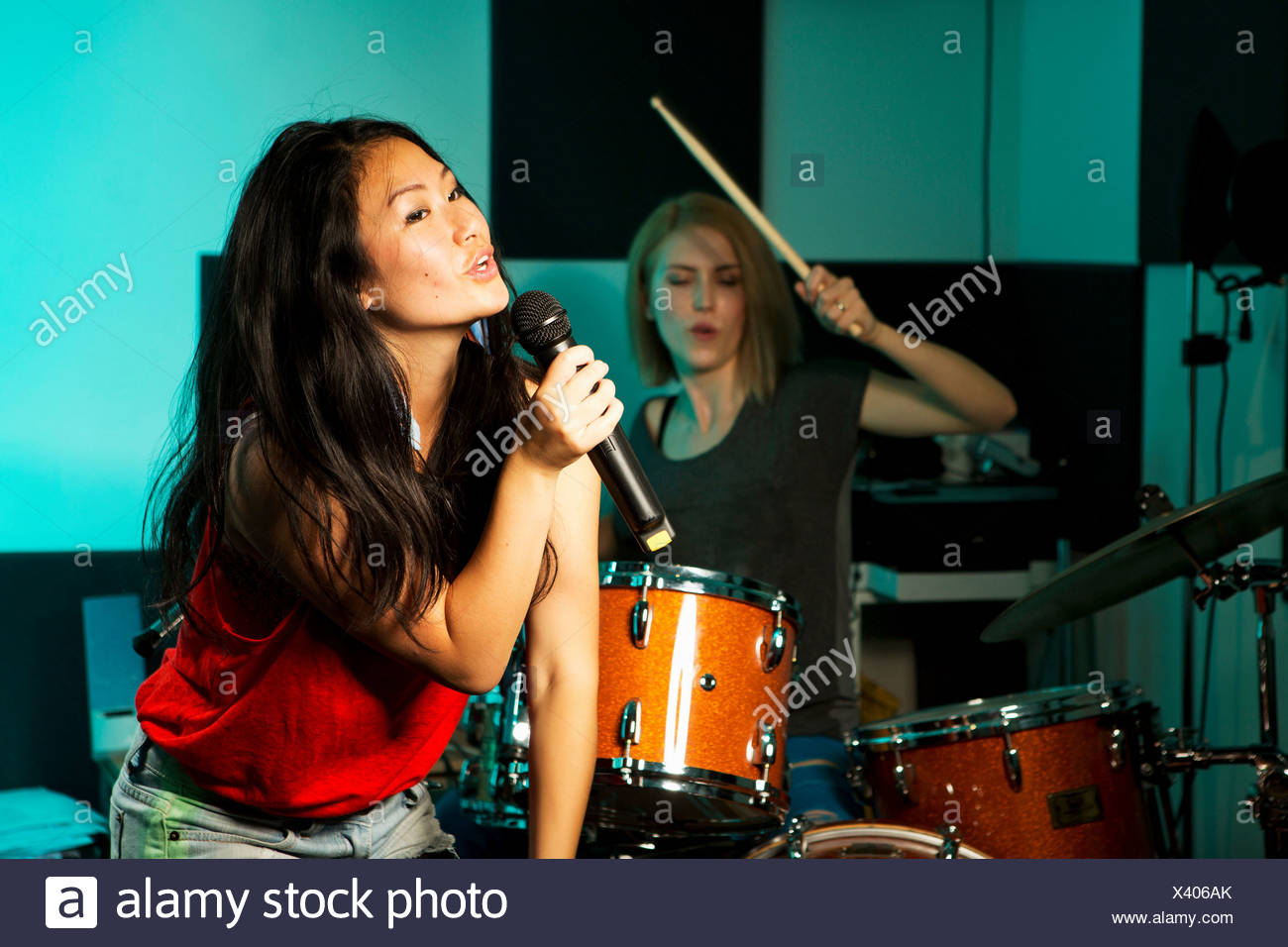All Female Rock Band High Resolution Stock Photography and Images - Alamy