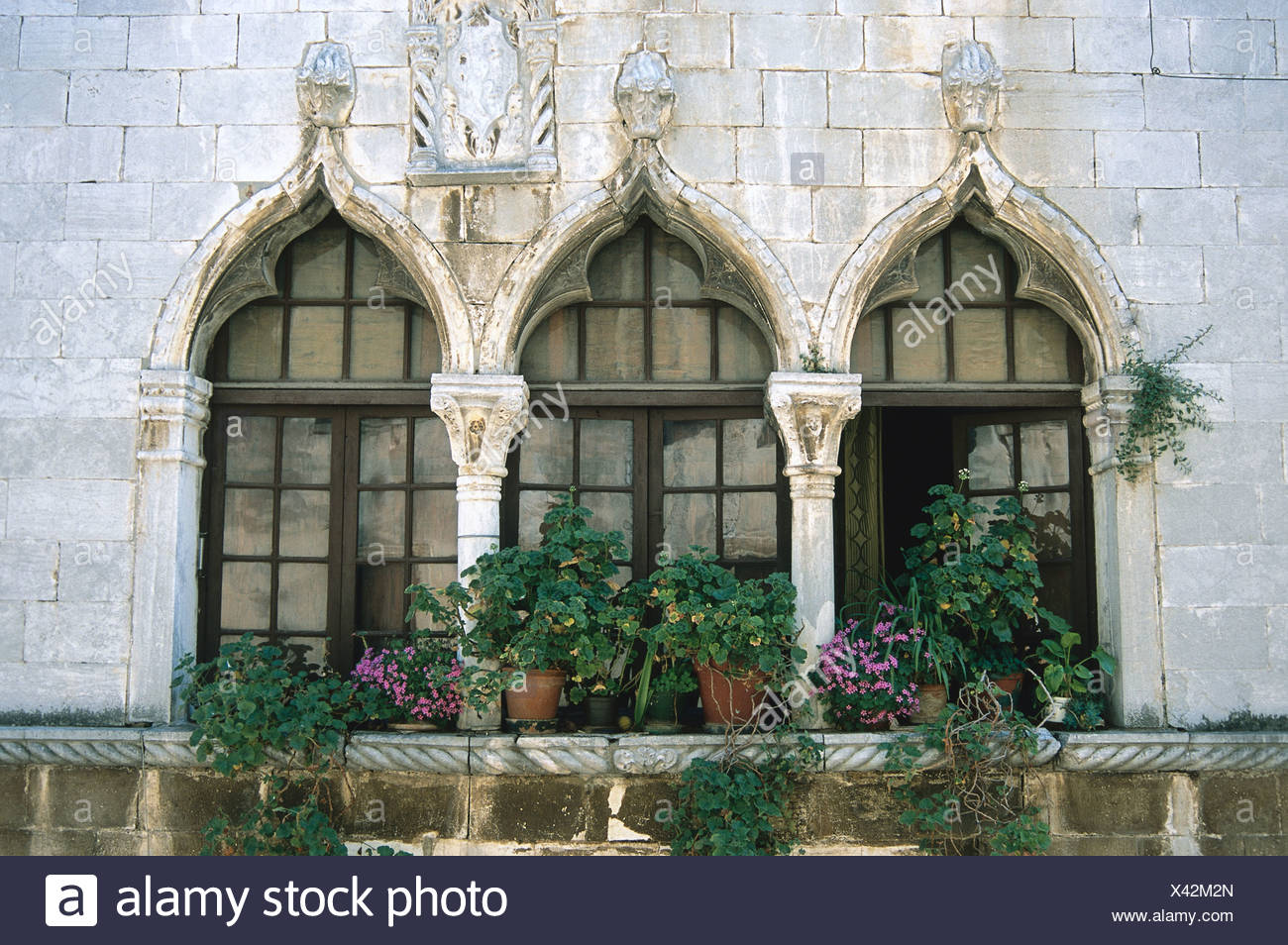 Trefoil Windows High Resolution Stock Photography and Images - Alamy