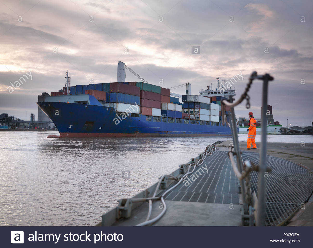 Side Of Ship High Resolution Stock Photography and Images - Alamy