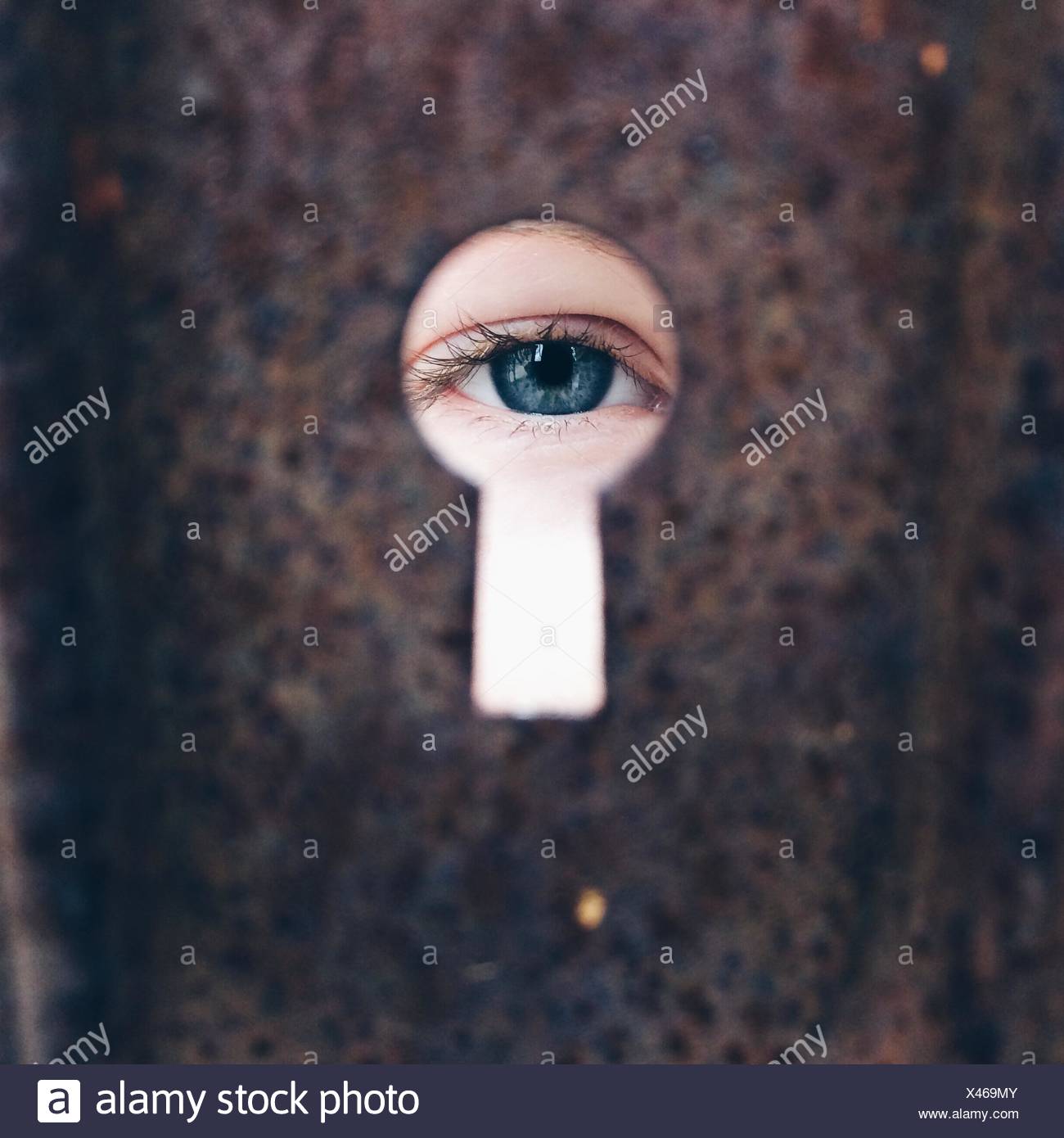 Spying And Keyhole Stock Photos & Spying And Keyhole Stock Images - Alamy