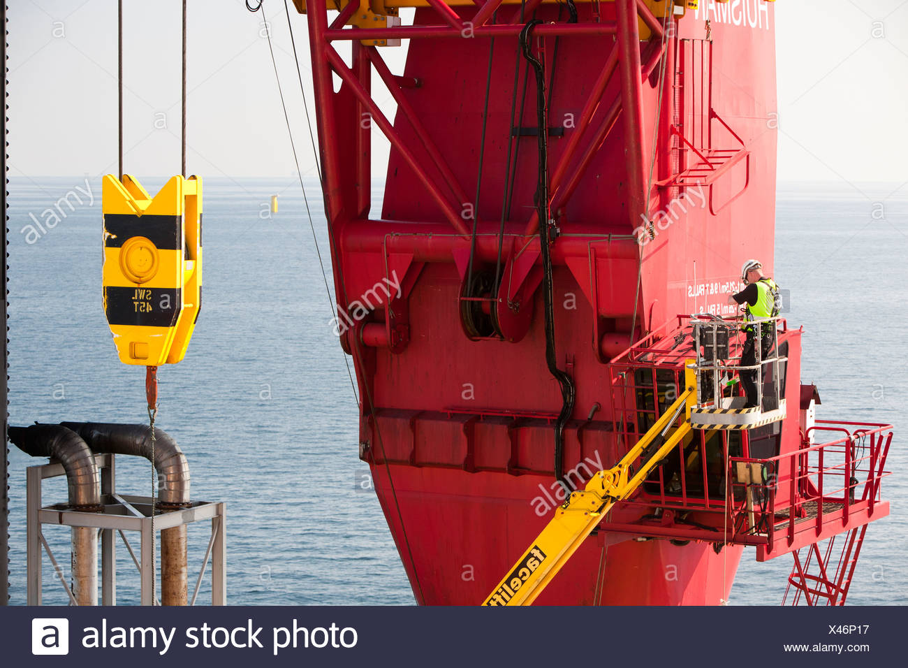 Offshore Crane High Resolution Stock Photography and Images - Alamy
