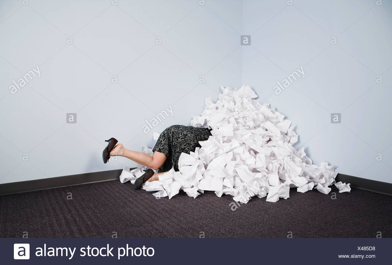 Rubbish Pile Paper High Resolution Stock Photography and Images - Alamy