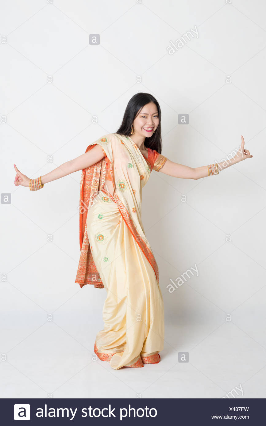Lady In Sari High Resolution Stock Photography and Images - Alamy