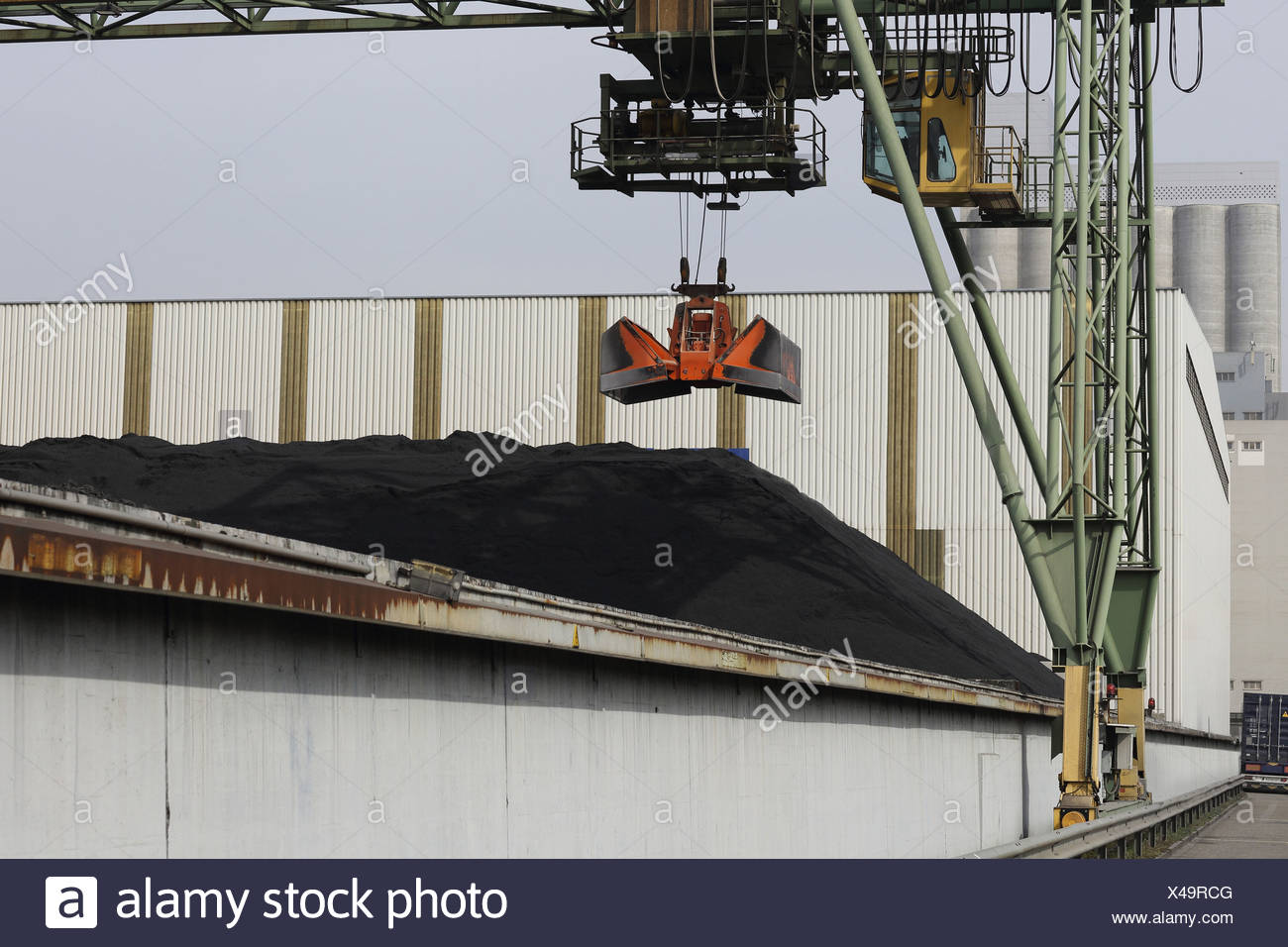 Coal Crane High Resolution Stock Photography and Images - Alamy