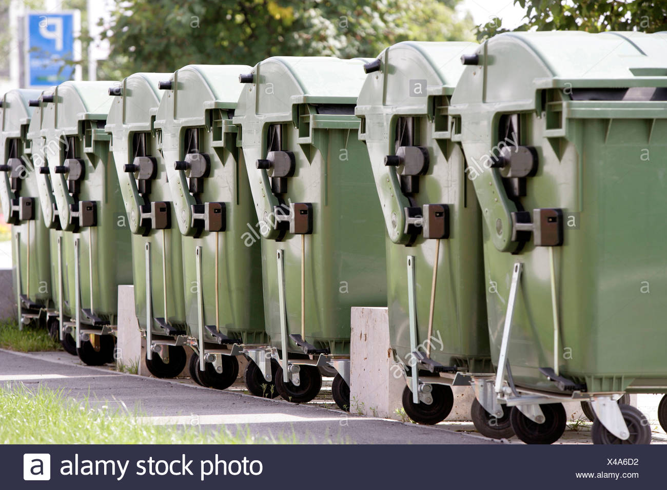 Muellcontainer High Resolution Stock Photography and Images - Alamy