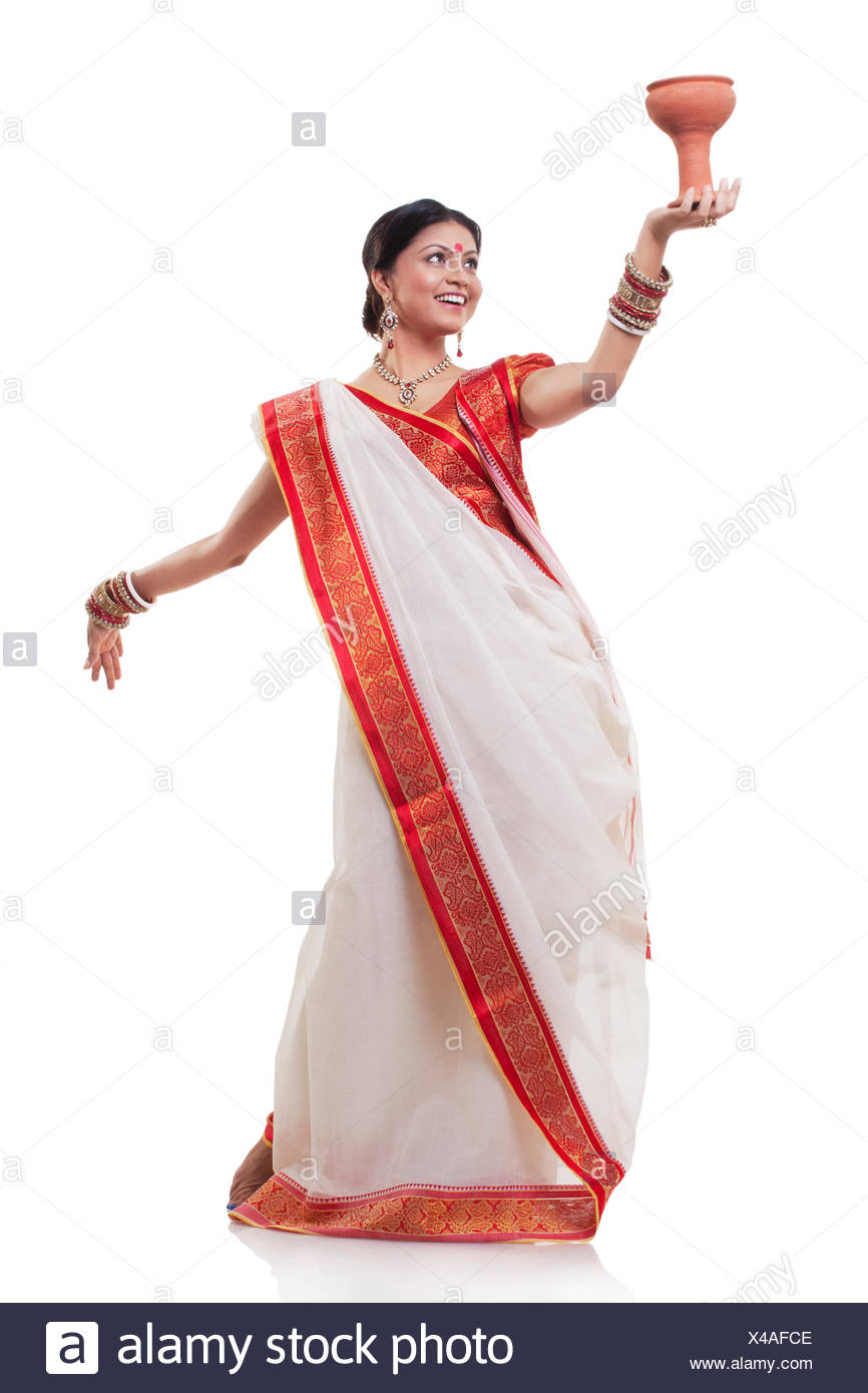 Dhunuchi Dance Of Durga Puja High Resolution Stock Photography and ...
