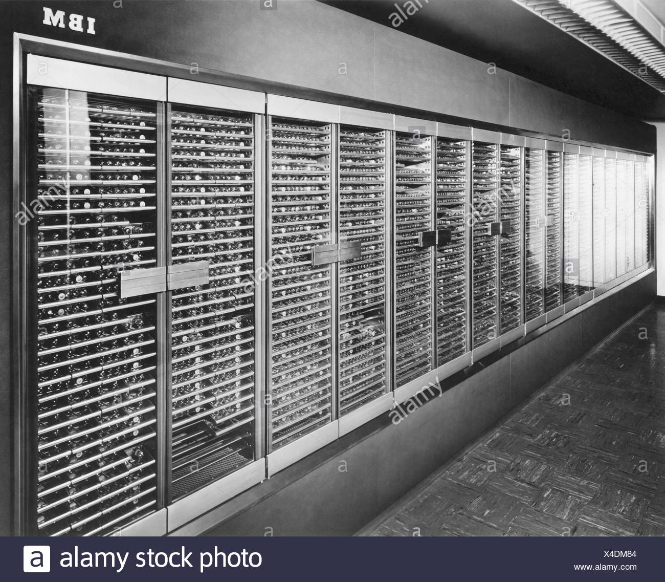 Ibm Computer Mainframe Stock Photos & Ibm Computer Mainframe Stock ...