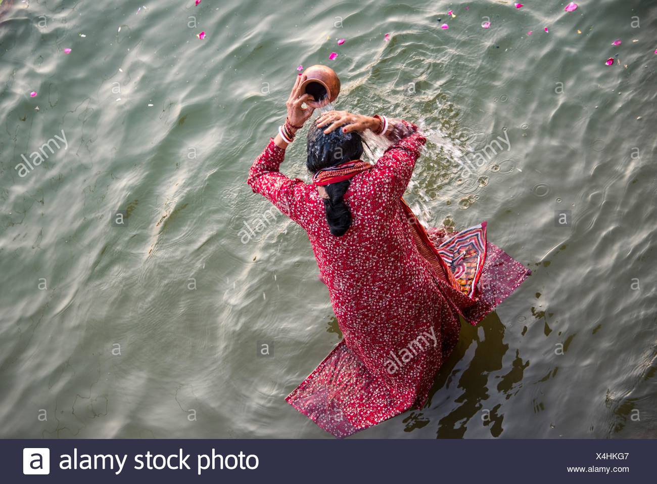 People Washing In River Stock Photos & People Washing In River Stock ...