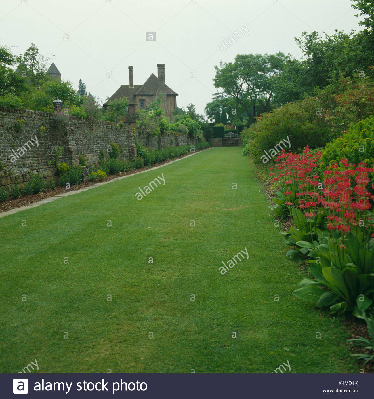 Rectangular Lawn Stock Photos & Rectangular Lawn Stock Images - Alamy