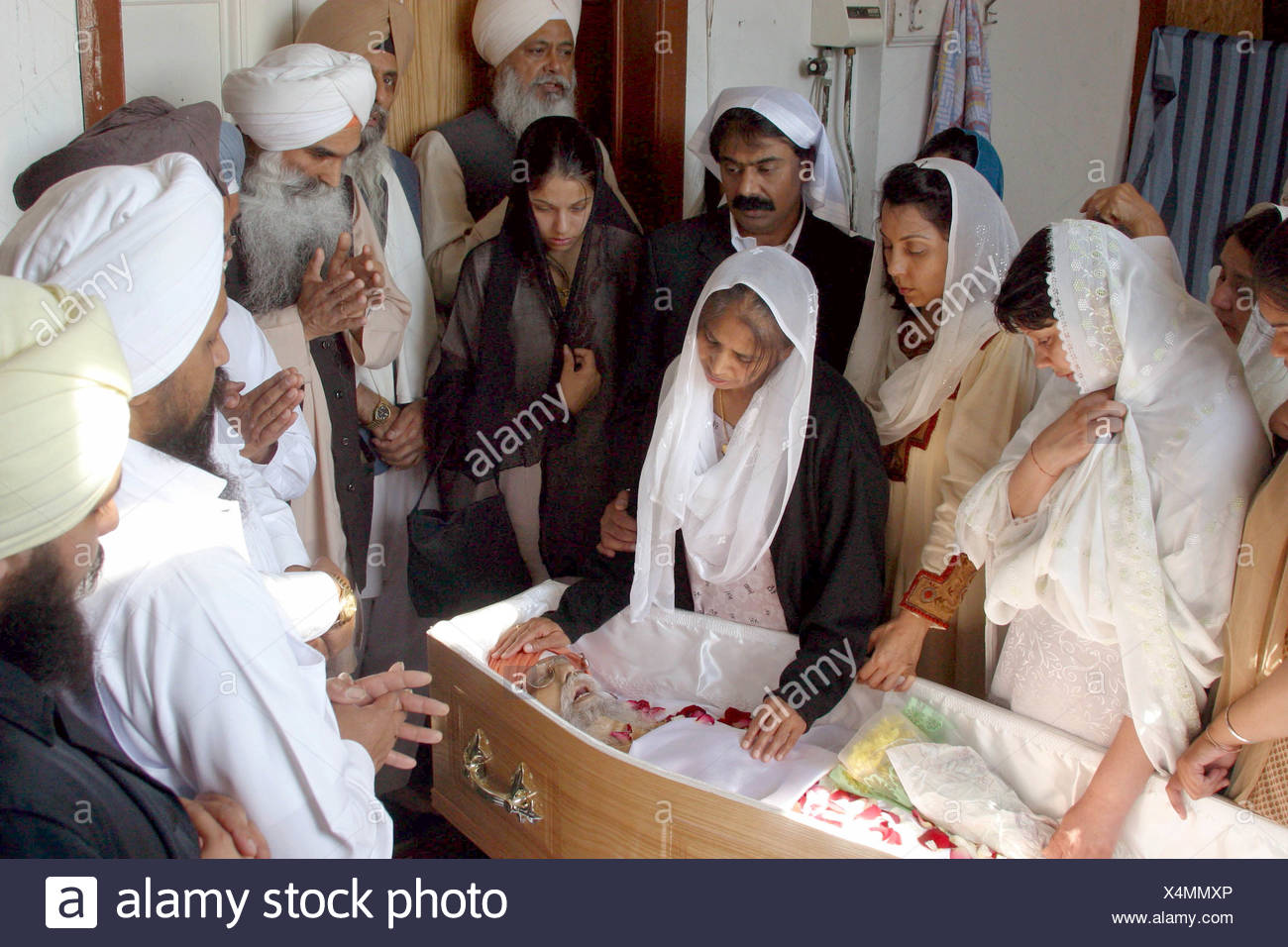 Sikh Funeral Stock Photos & Sikh Funeral Stock Images - Alamy