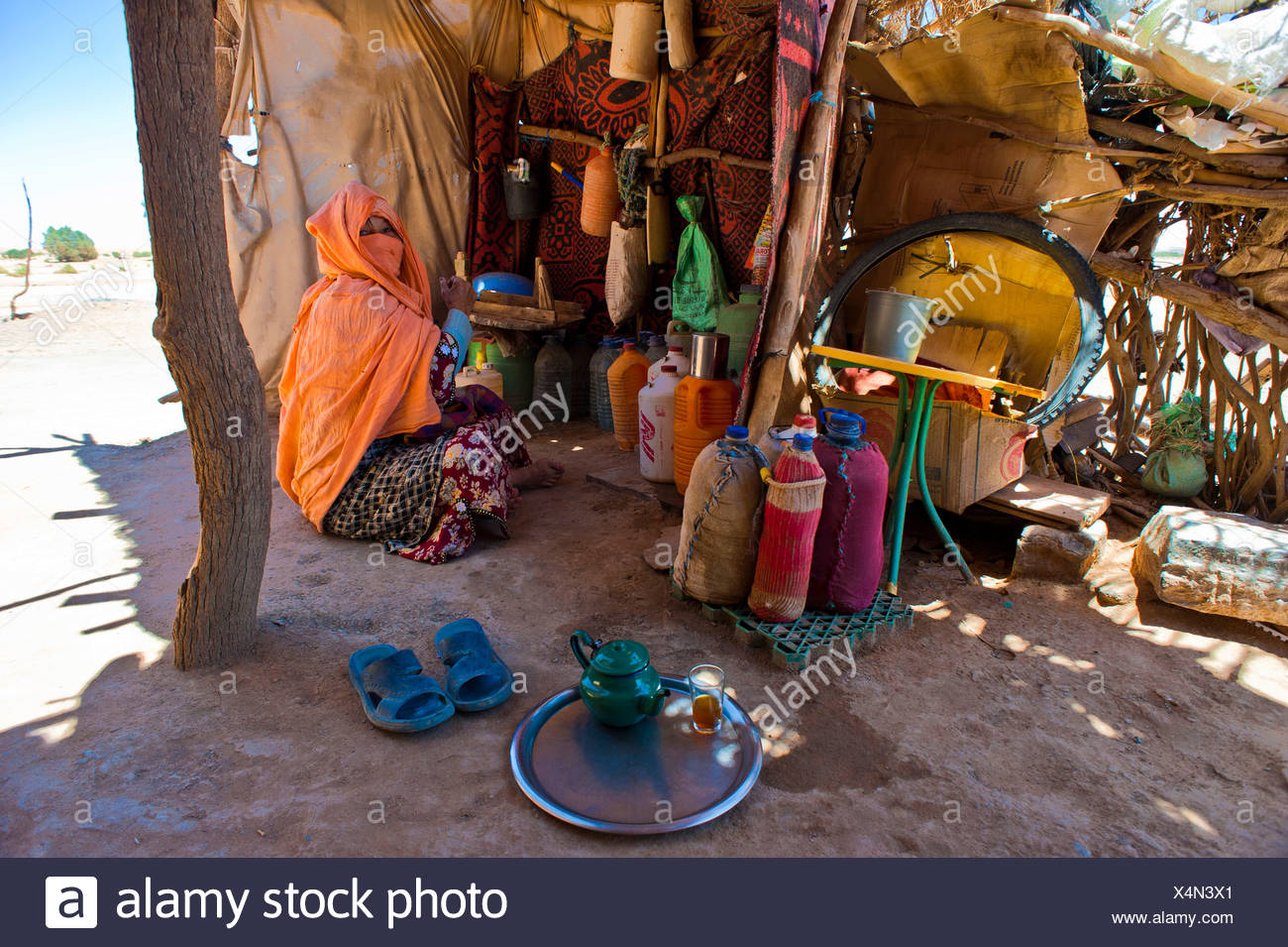Berbers Hut In The Desert High Resolution Stock Photography and Images ...