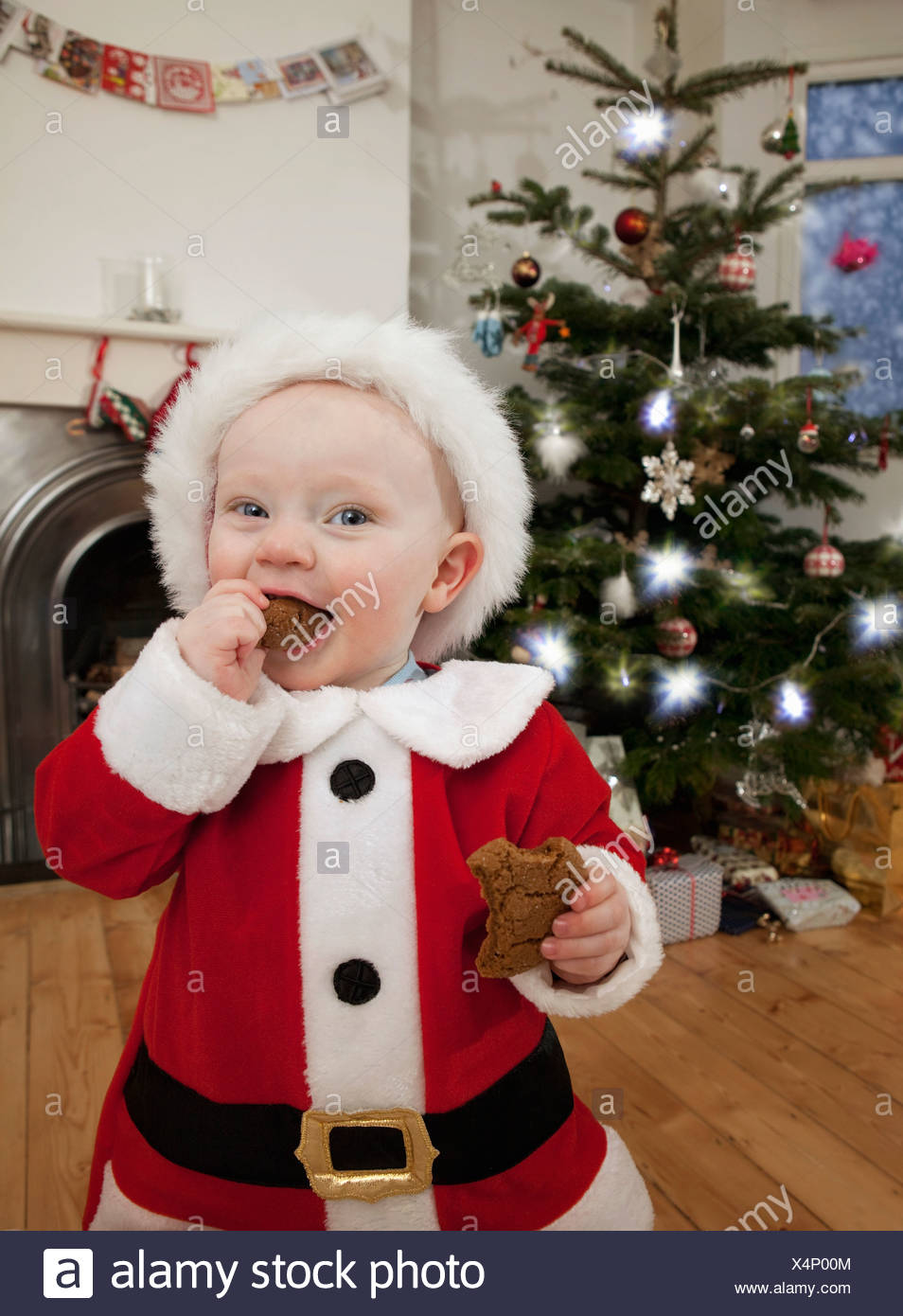 Children With Santa High Resolution Stock Photography and Images - Alamy