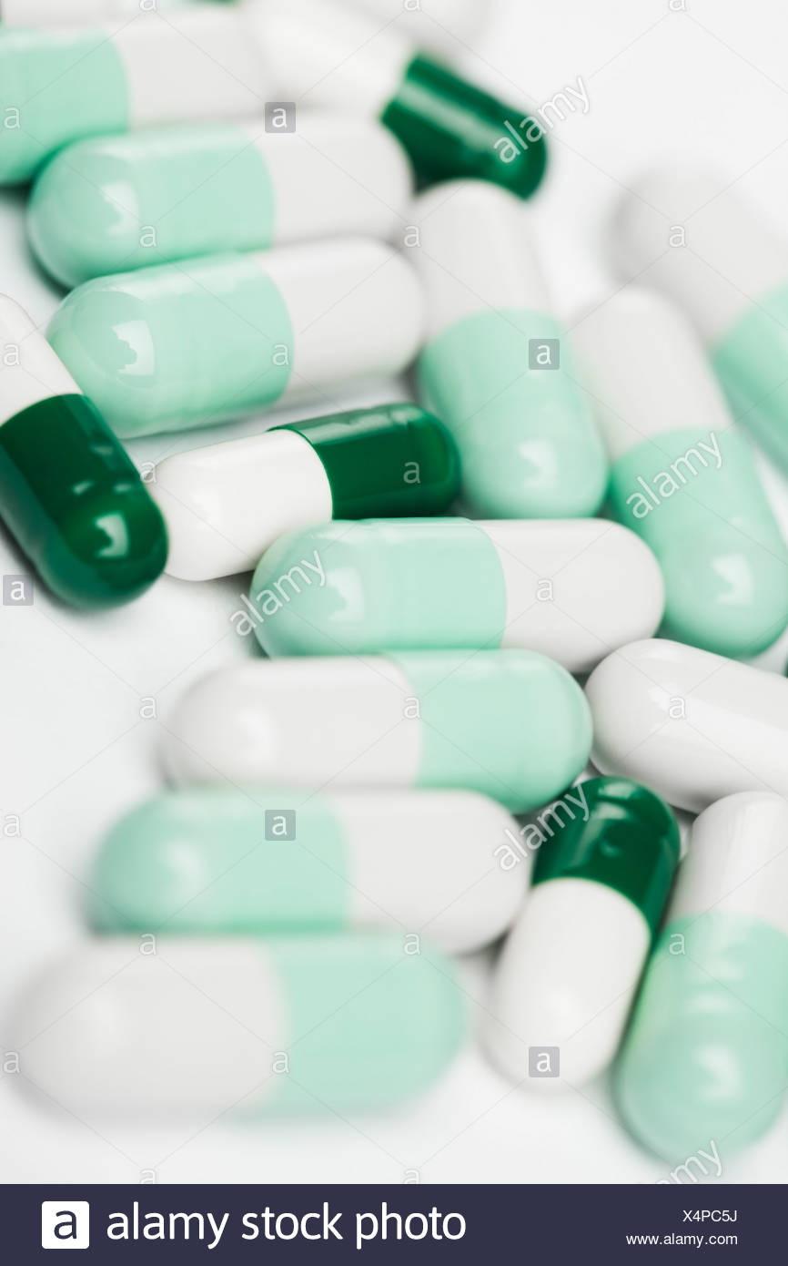 Pills Green White Stock Photos & Pills Green White Stock Images - Alamy