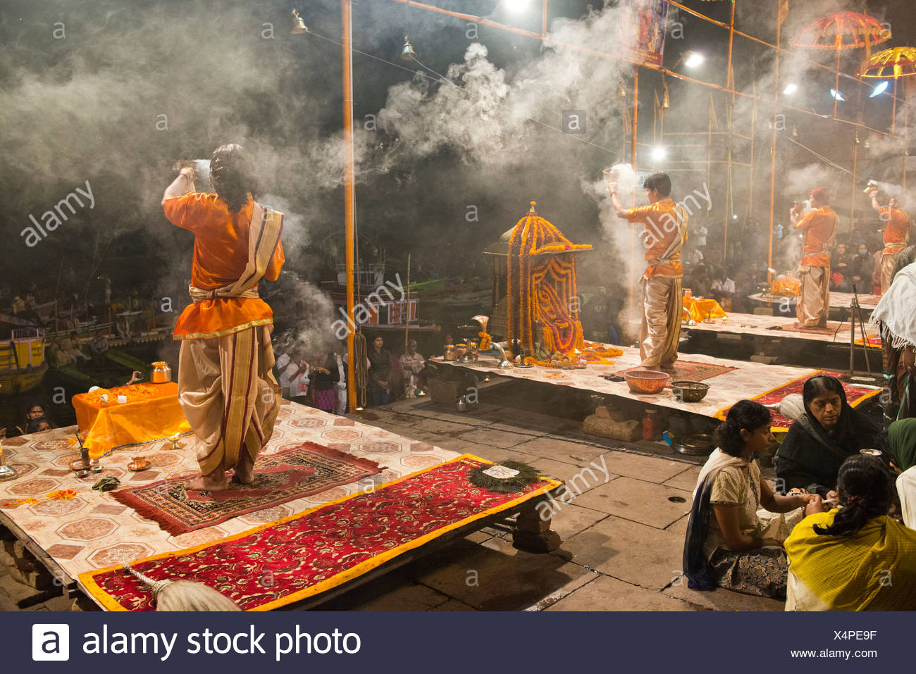 Brahmin Puja Stock Photos & Brahmin Puja Stock Images - Alamy