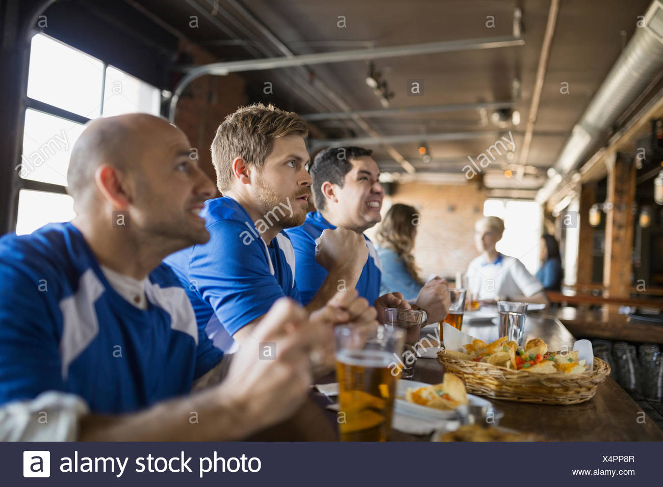 Sports Bar Stock Photos & Sports Bar Stock Images - Alamy