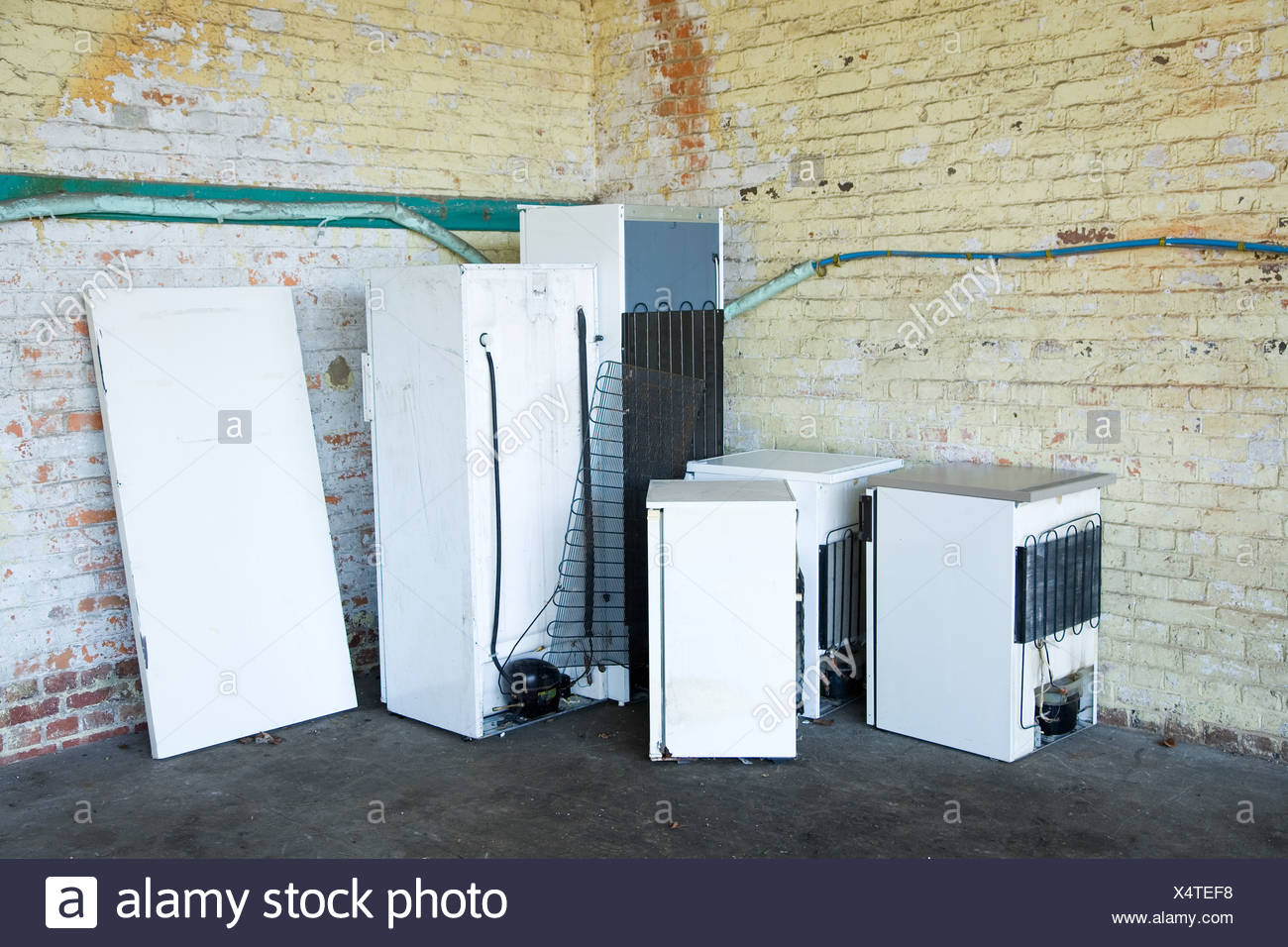 Dumped Refrigerator High Resolution Stock Photography and Images - Alamy