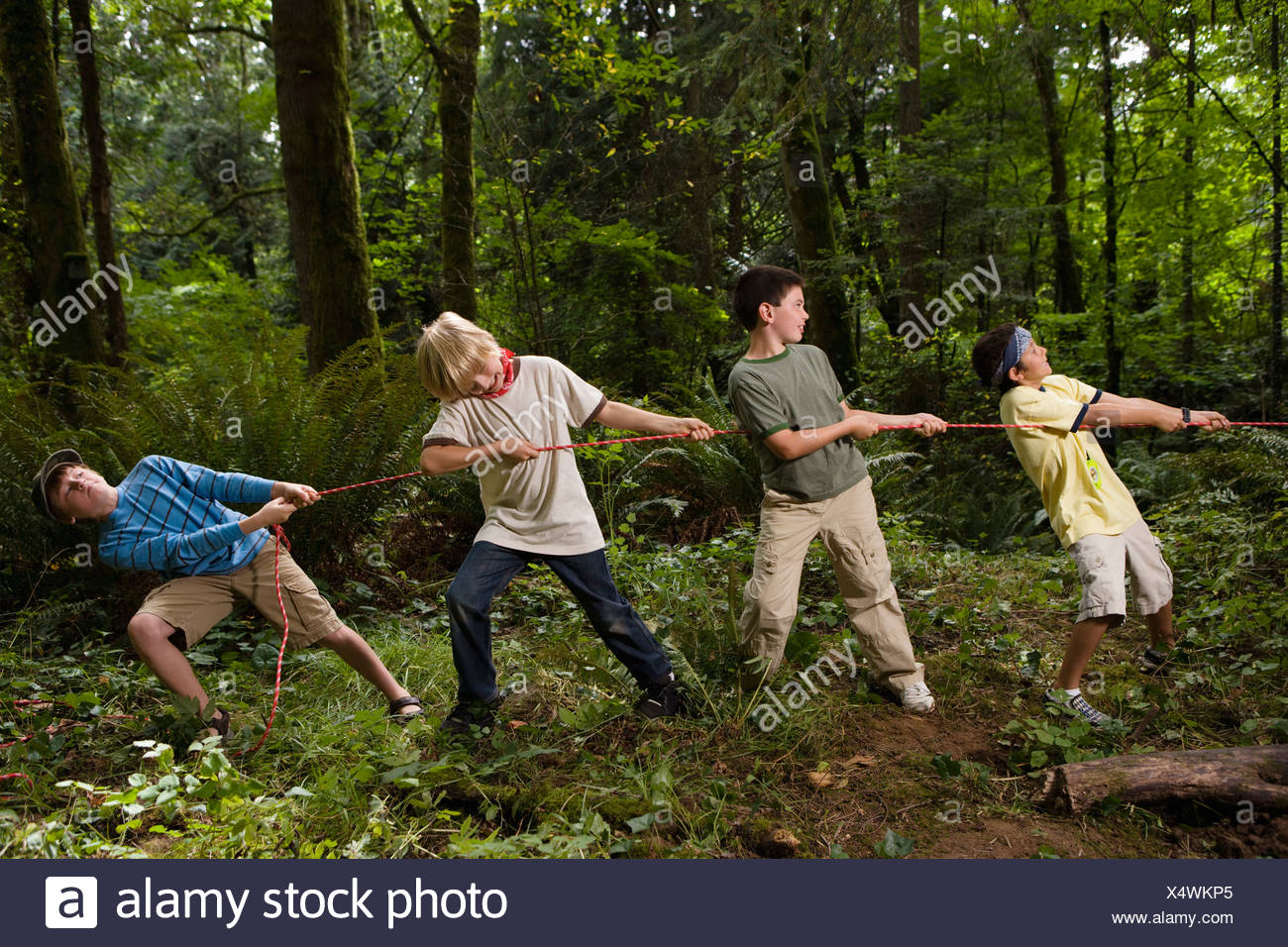 Rope Pulling Stock Photos & Rope Pulling Stock Images - Alamy