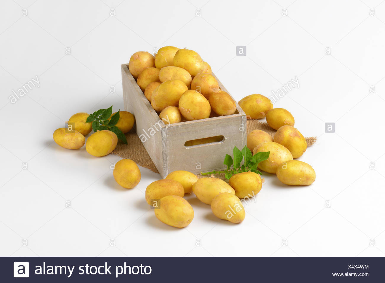 Raw Potatoes Box Stock Photos & Raw Potatoes Box Stock Images - Alamy