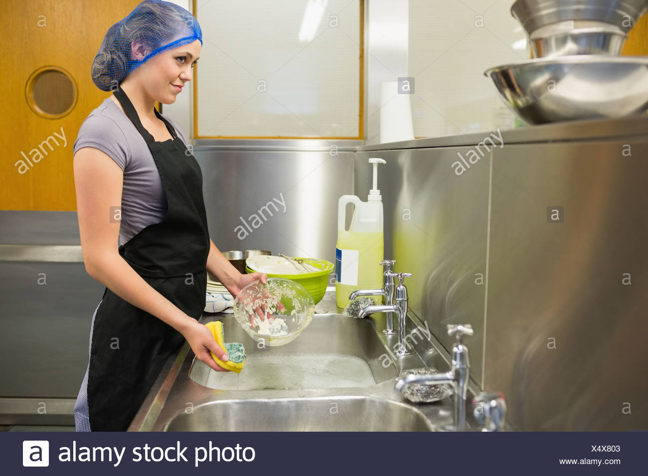 Washing Dishes Restaurant Stock Photos & Washing Dishes Restaurant ...