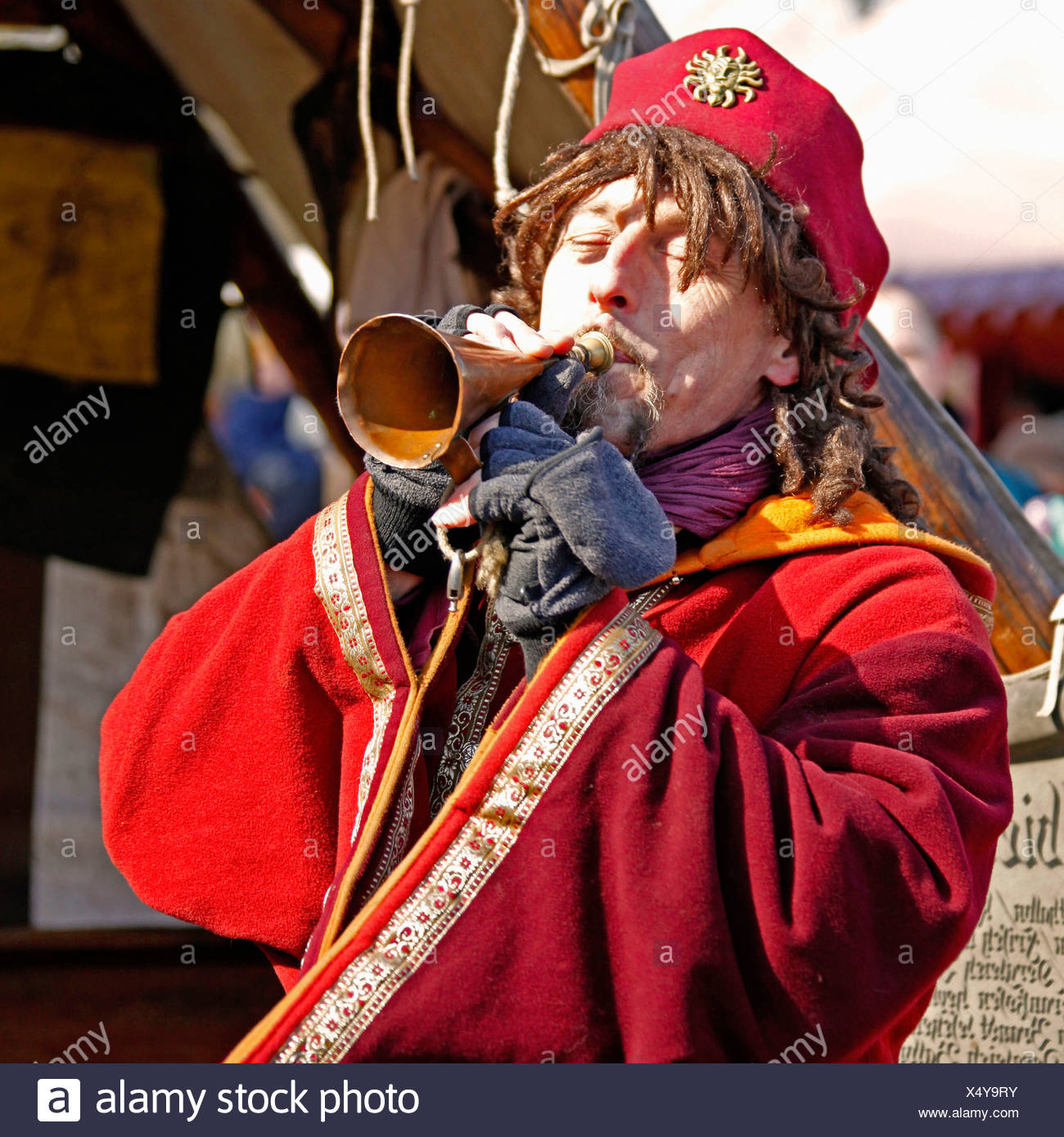 Medieval Trumpet Stock Photos & Medieval Trumpet Stock Images - Alamy
