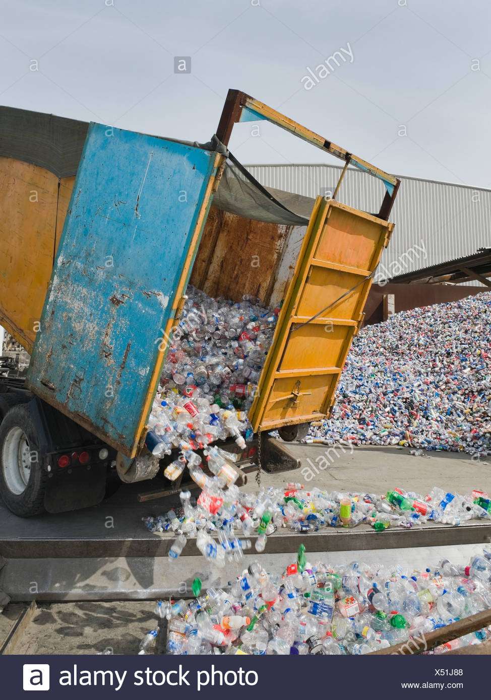 Dumping Truck High Resolution Stock Photography and Images - Alamy