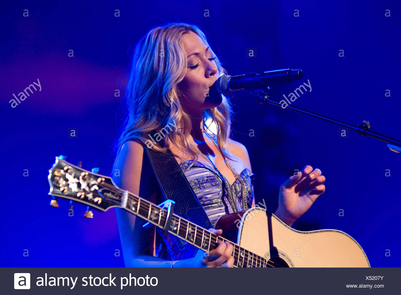 Colbie Caillat High Resolution Stock Photography and Images - Alamy